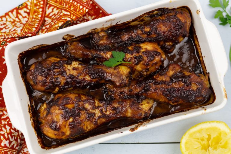 Ajam ketjap - kip in ketjapsaus uit de oven